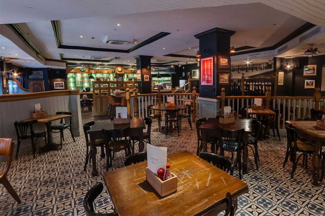 Take a 360 tour of The Euston Flyer Pub and Restaurant in Euston Road